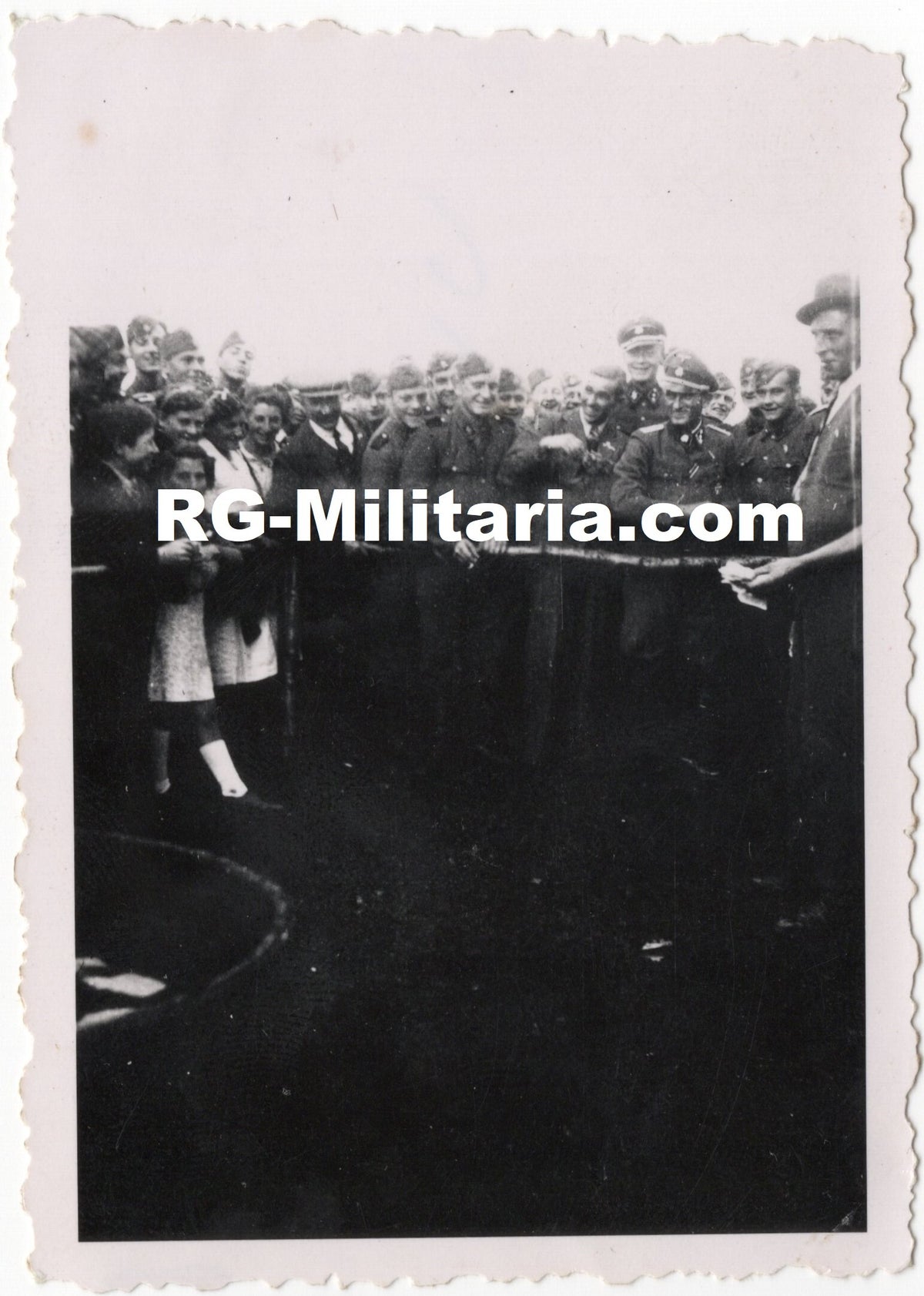 Original WW2 German Waffen SS Photo - Totenkopf soldiers in the crowd