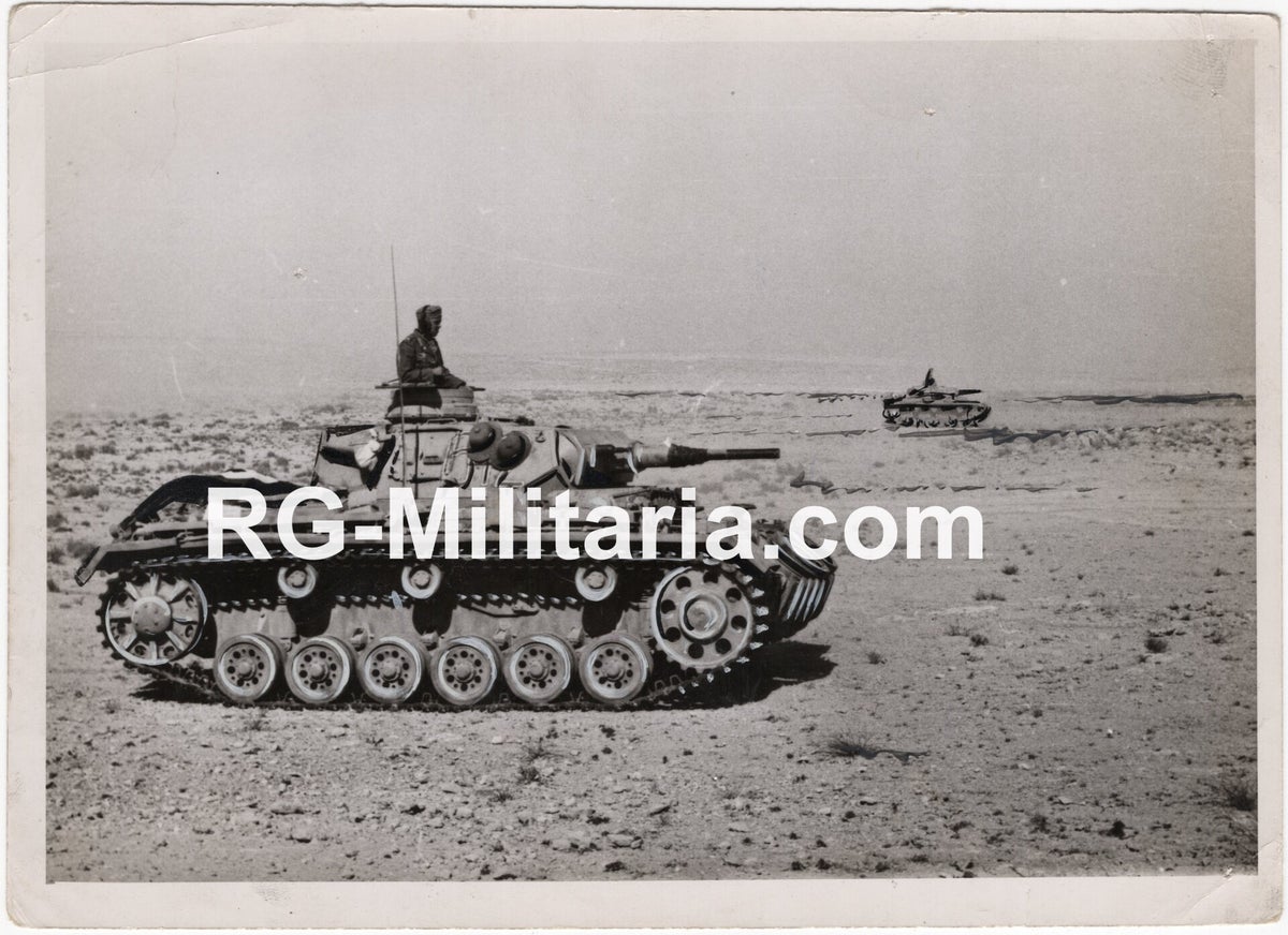 Original WW2 German Press Photo - German Panzer 3 Tank in the desert