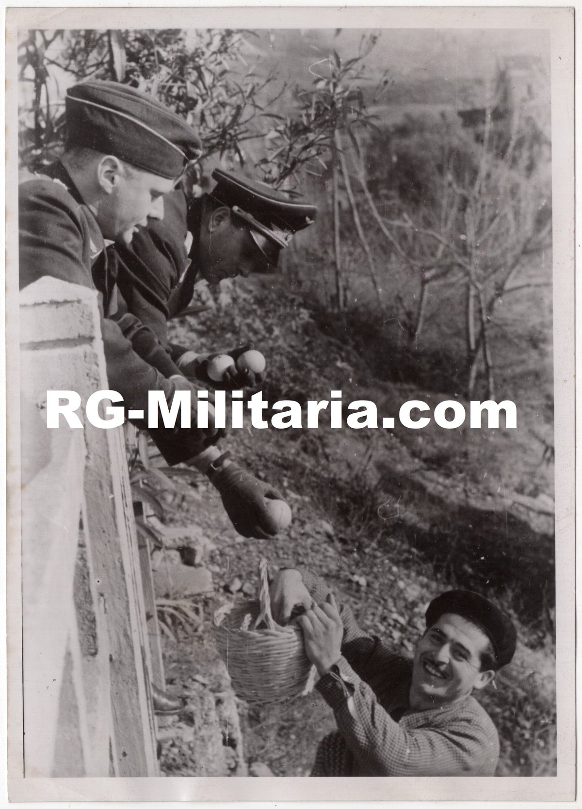 Original WW2 German Press Photo - Luftwaffe pilots in Italy (1941)