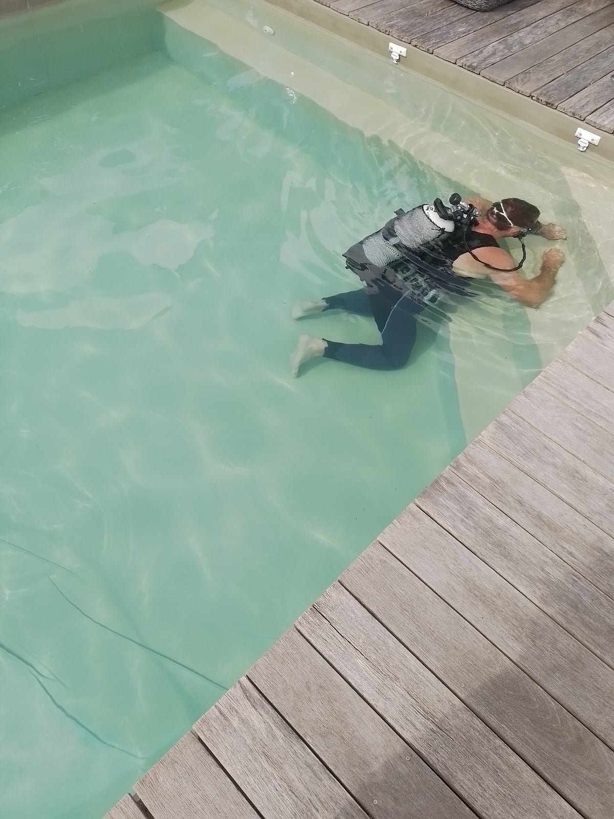 Recherche fuite de piscine à Nantes