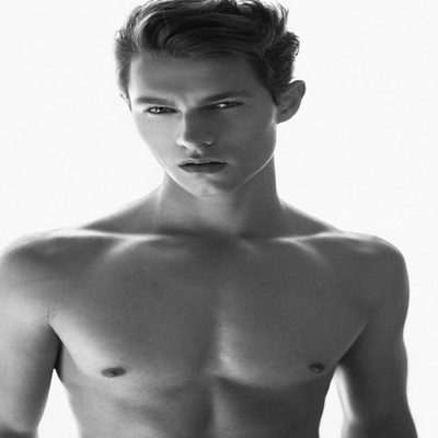 ZACHARY GRENENGER / MODELS | THEMODERNMAN.EU