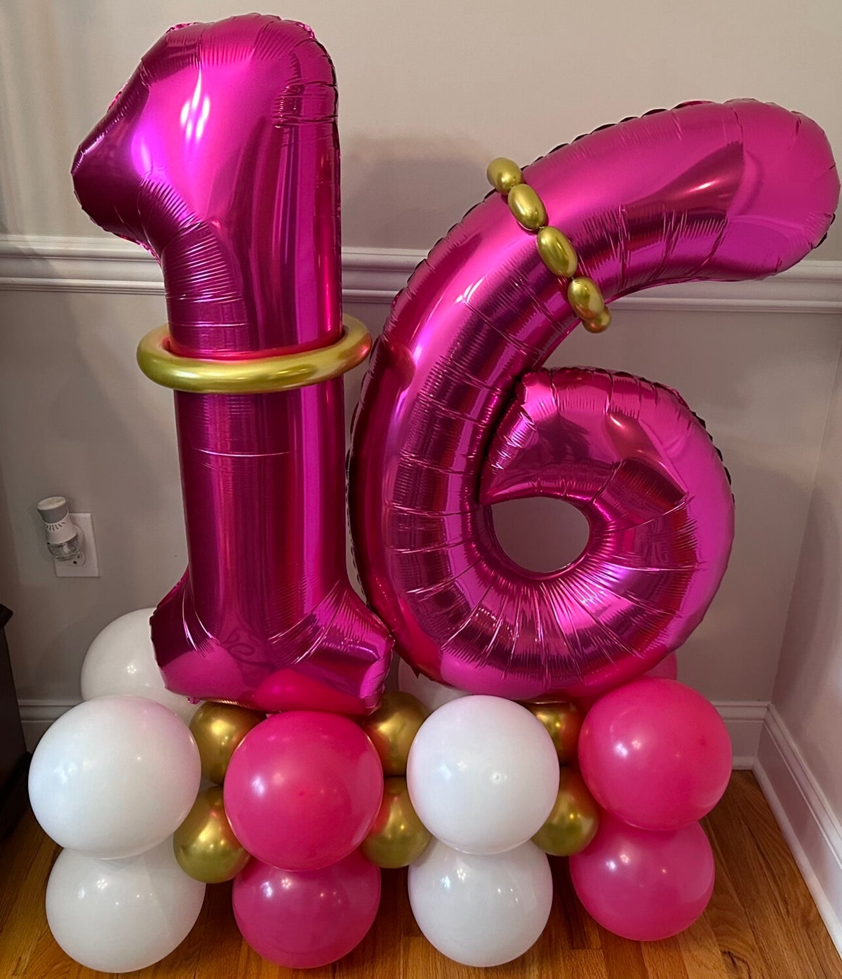 Balloon Bouquets and Centerpieces | Baddie's Balloons