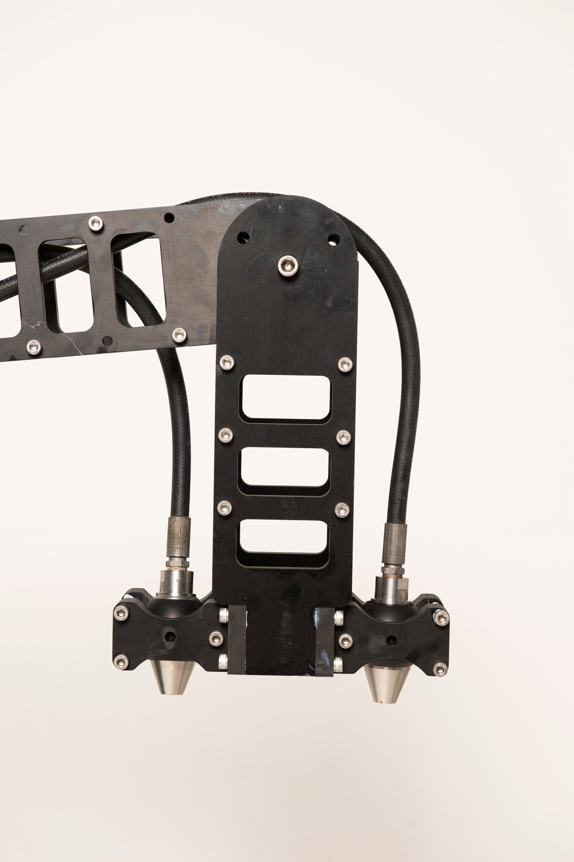 XW 100 robot with arm / XW 100 robot | X1 cargo hold cleaning robot