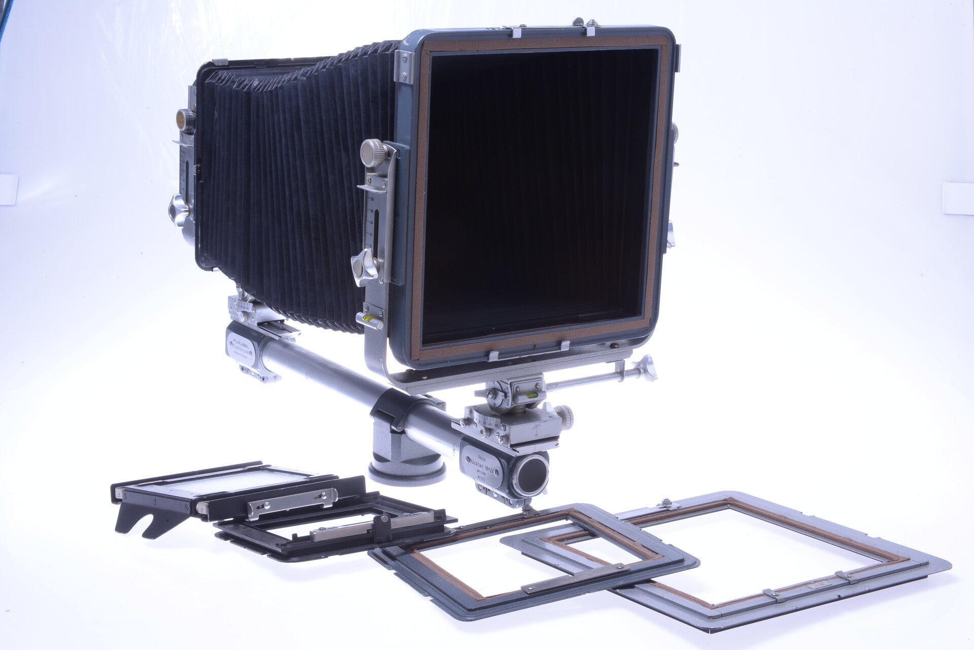 PLAUBEL PECO 18X24CM CAMERA W/ 4X5" GRAFLOK SPRING BACK REDUCING BACK ...