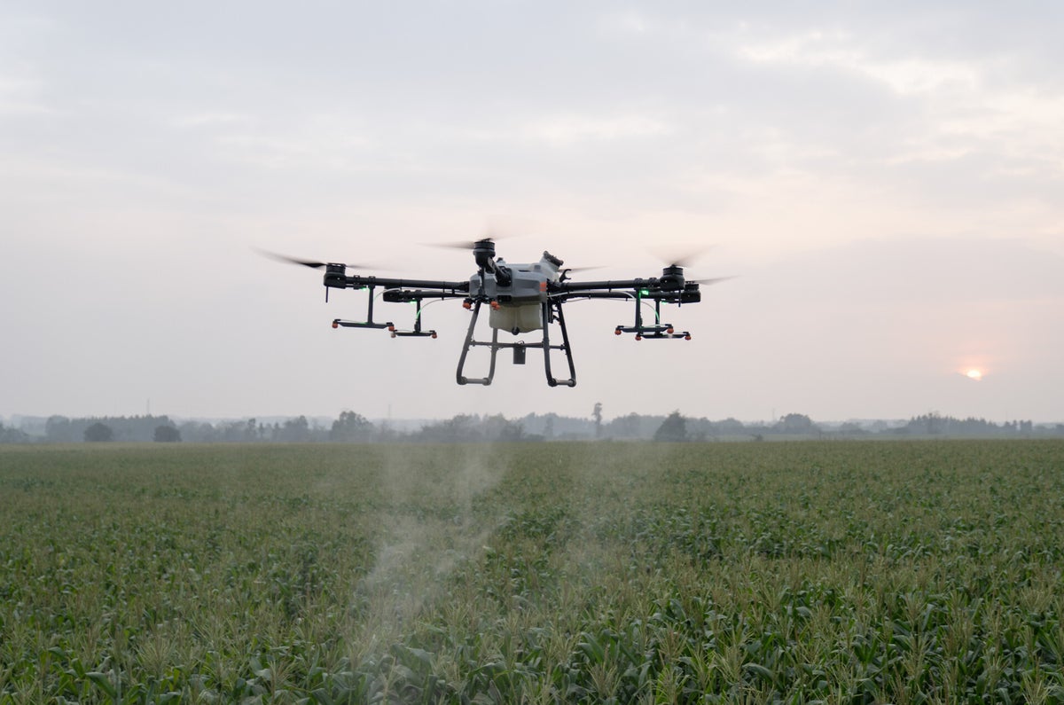 Agrardrohnen | Skyhawk Brilz Technologies