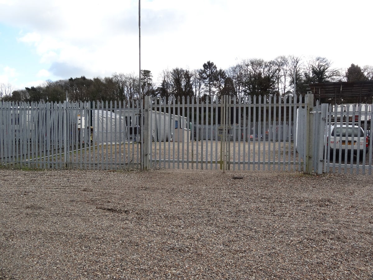 Units Available | moores open storage
