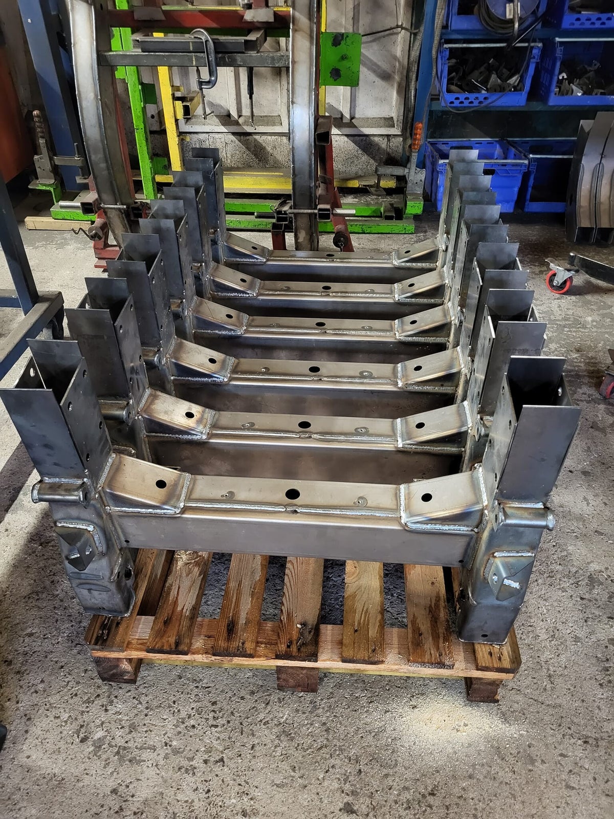 DEFENDER 90 tdi | Replacement Chassis Parts