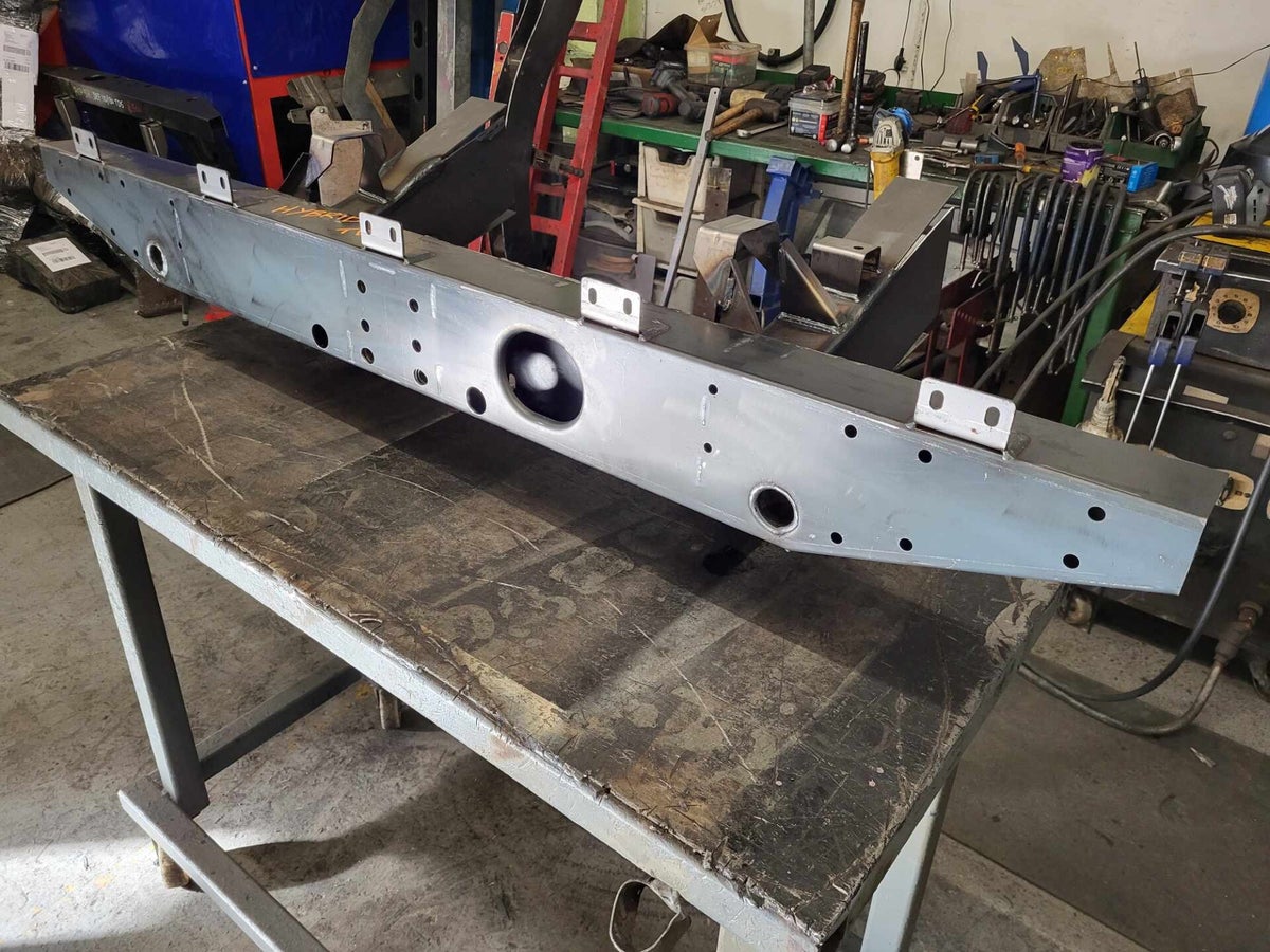 Landrover Defender 90 TD5/TDI HYBRID rear replacement cross member with ...