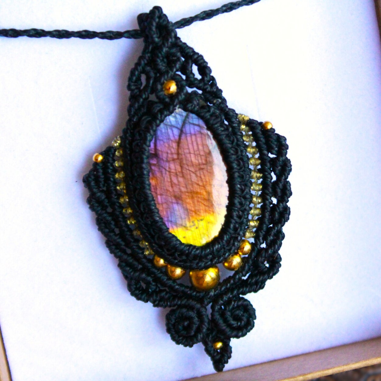 Carola Macramé | Joyas de Macramé únicas de diseño propio.
