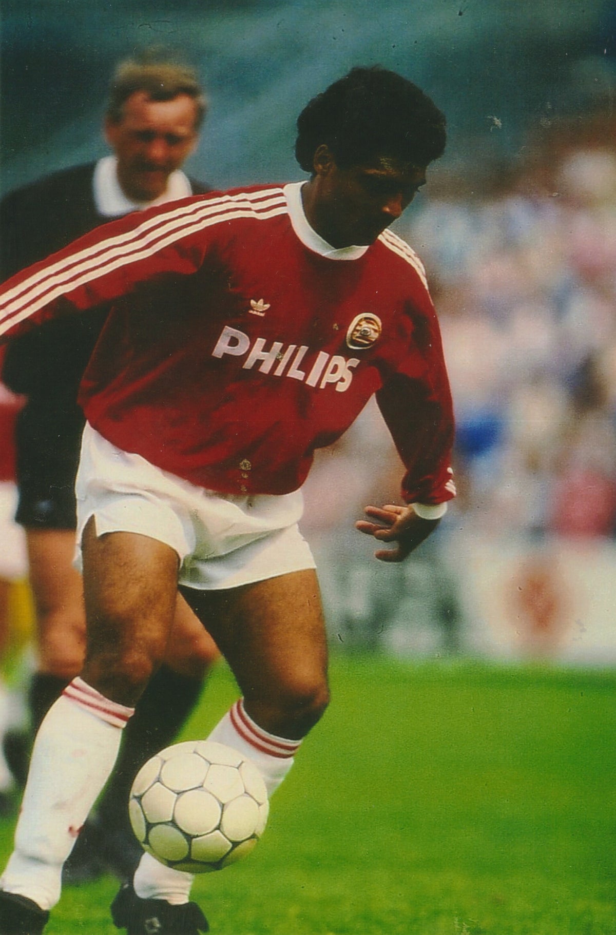 Romario (PSV) Actiefoto staand in rood shirt | Voetbalplaatjes Paradijs
