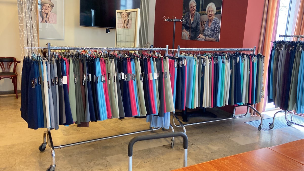senior fashion