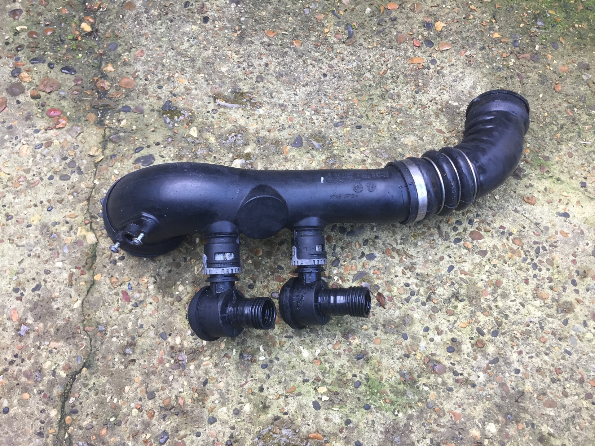 STOCK TURBO CHARGE PIPE BMW N54 335I | bmw car soft where remapping ...