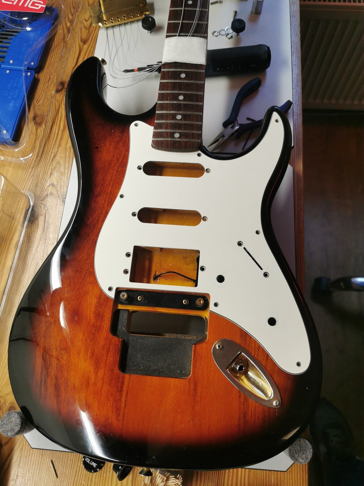 Project EMG SL20 Steve Lukather. / Calivaro Gitaar en Buizenversterker ...