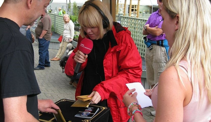 About Robert | Robert Rathbone Magician