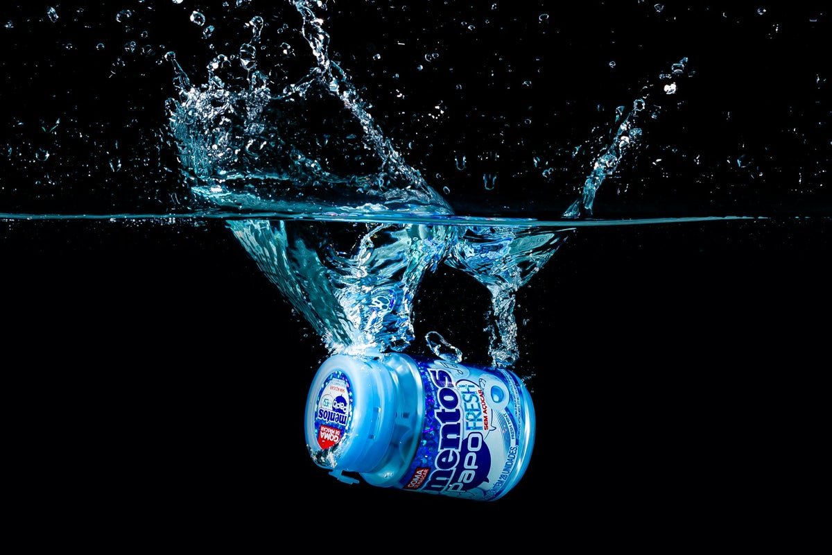 The Explosive Mentos and Coke Experiment / Science Quest / STEM Blog ...