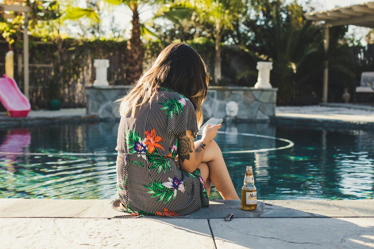 Contact | Splendid Dolphin Pool Co.